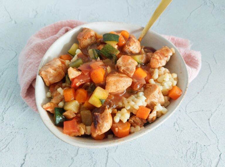 Kip stoofpotje met parelcouscous | Koken&Bakken doe je zo